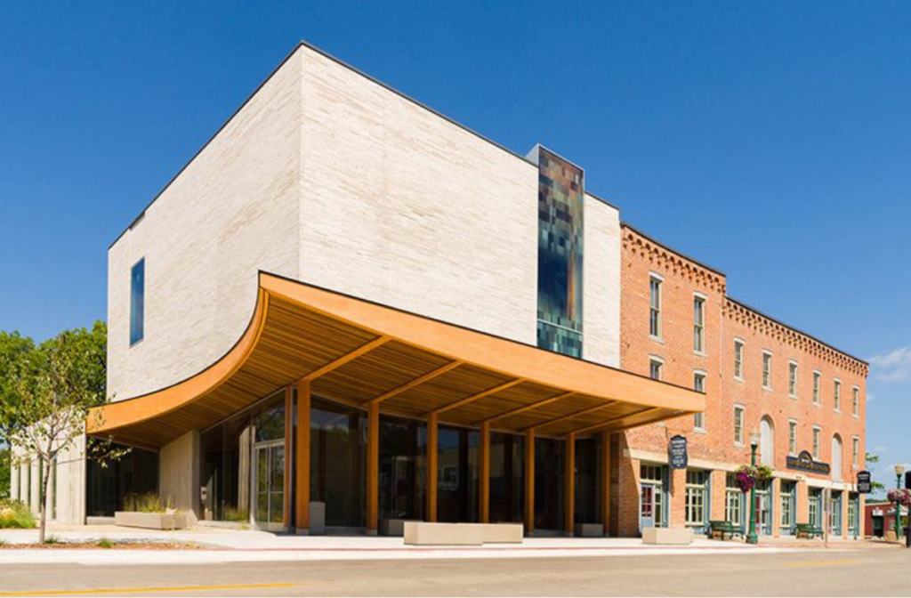 Decorah in a Day / The Must-Do Bucket List Itinerary - Visit Decorah